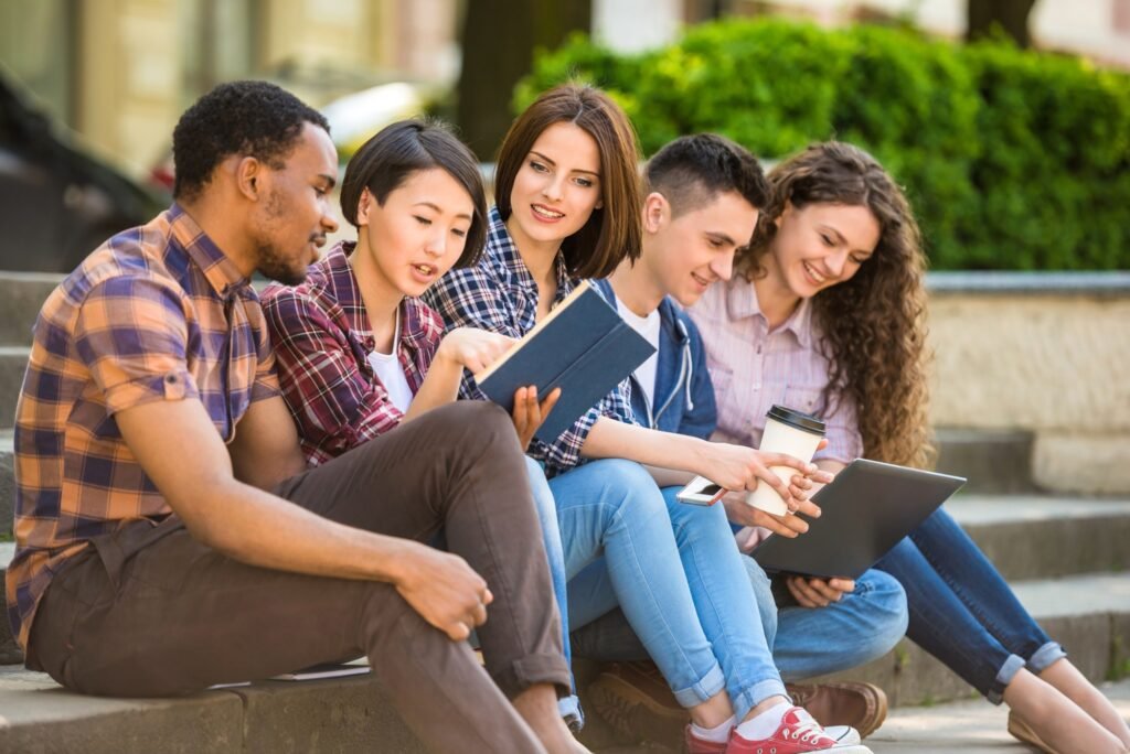 How to Enjoy College Life: Tips for a Memorable Experience